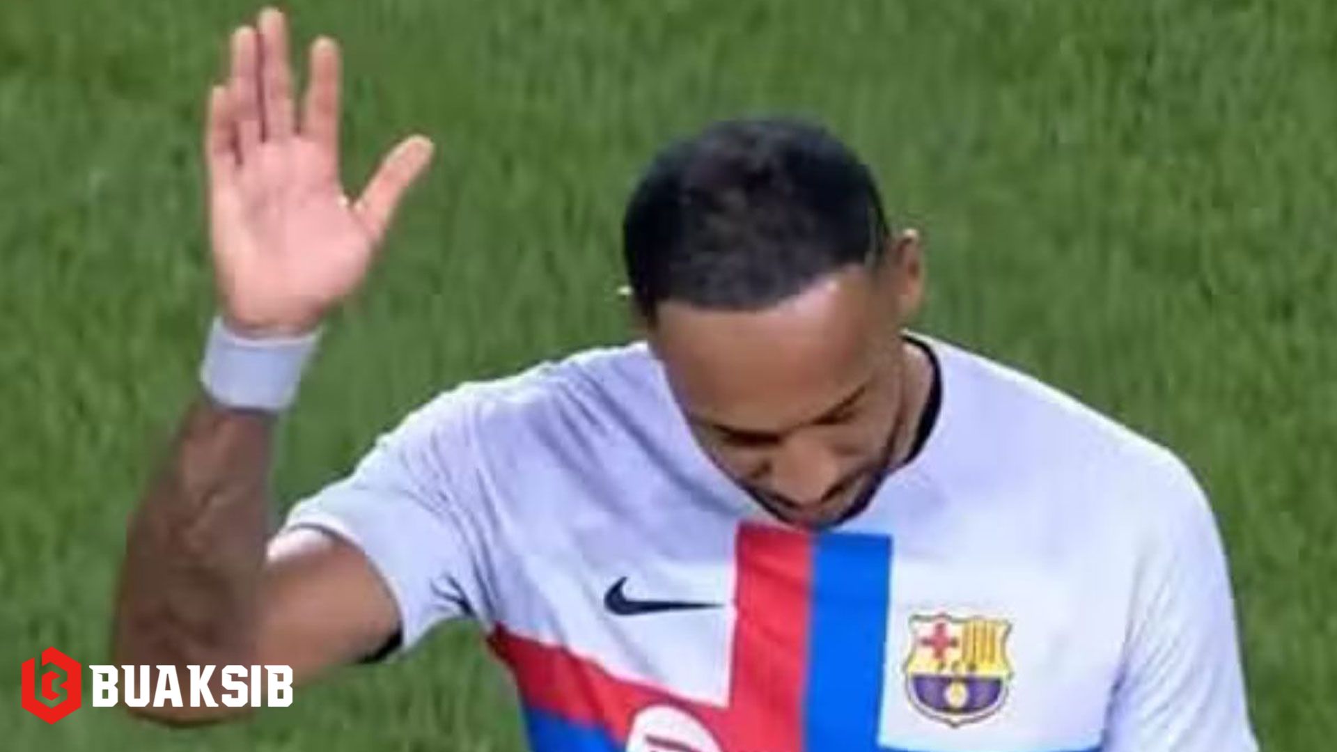 "ปิแอร์ เอเมอริค โอบาเมยอง" ส่งสัญญาณลา บาร์ซา - Buaksib