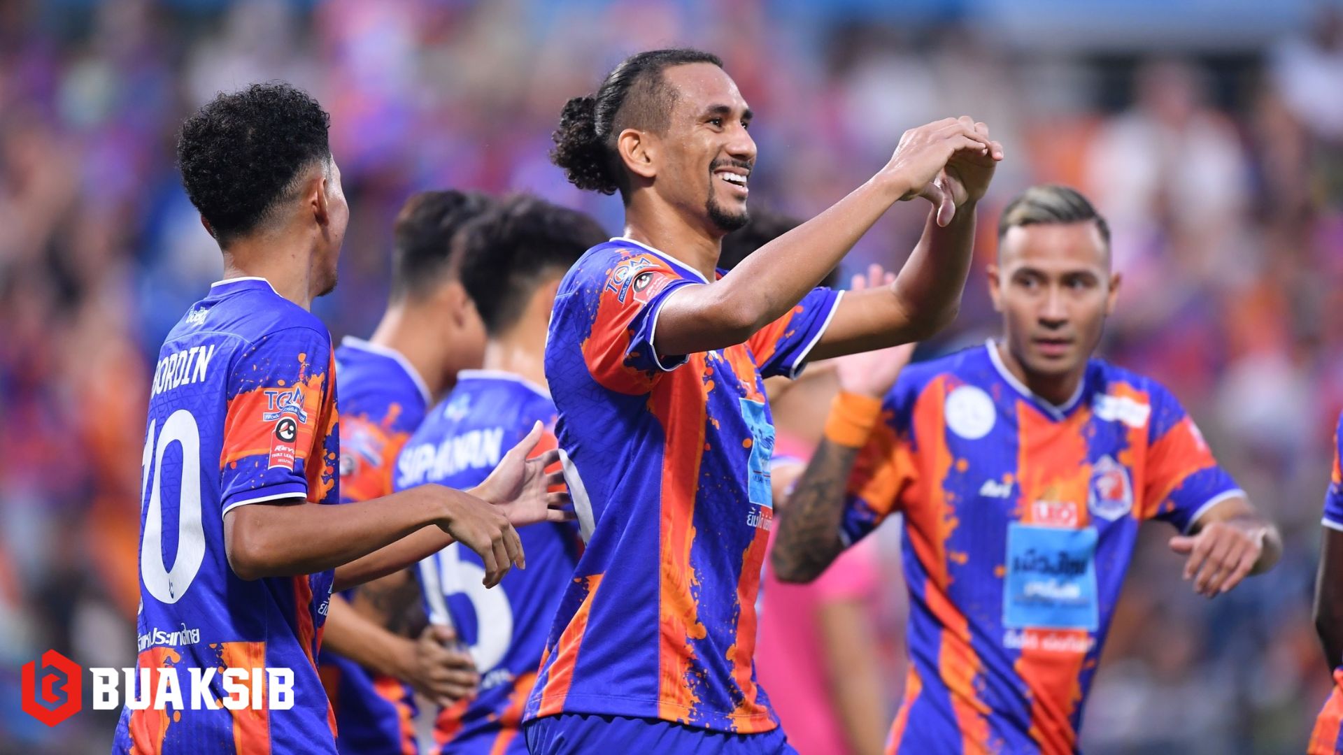 คูเปอร์โล่ง! การท่าเรือ เอฟซี ได้แฮมิลตันปลดล็อคอัด ลำปาง 2-1