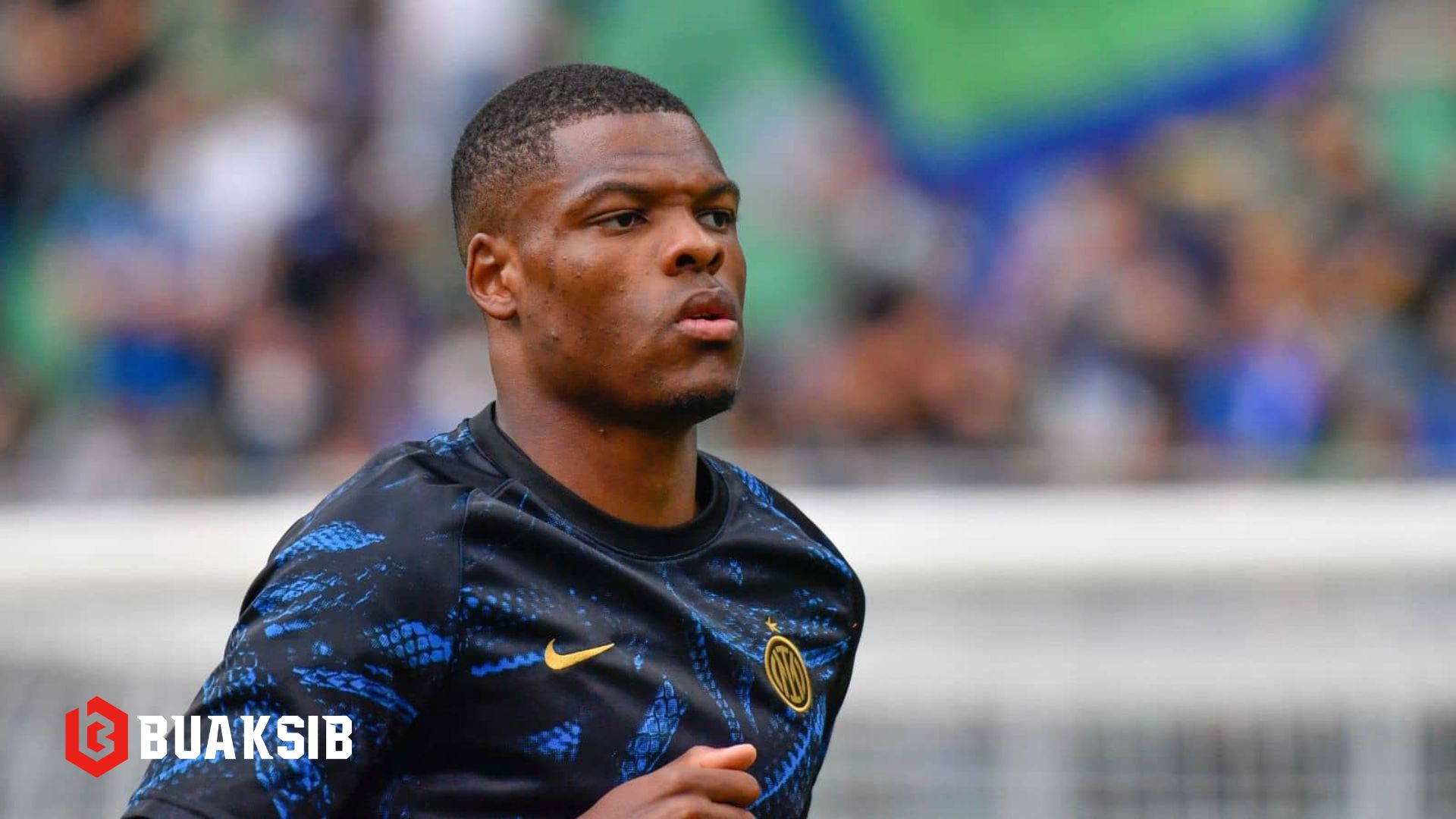 ปืนเต็งคว้า "เดนเซล ดุมฟรีส์" แต่อยากจ่ายแค่ 35 ล้านยูโร - Buaksib