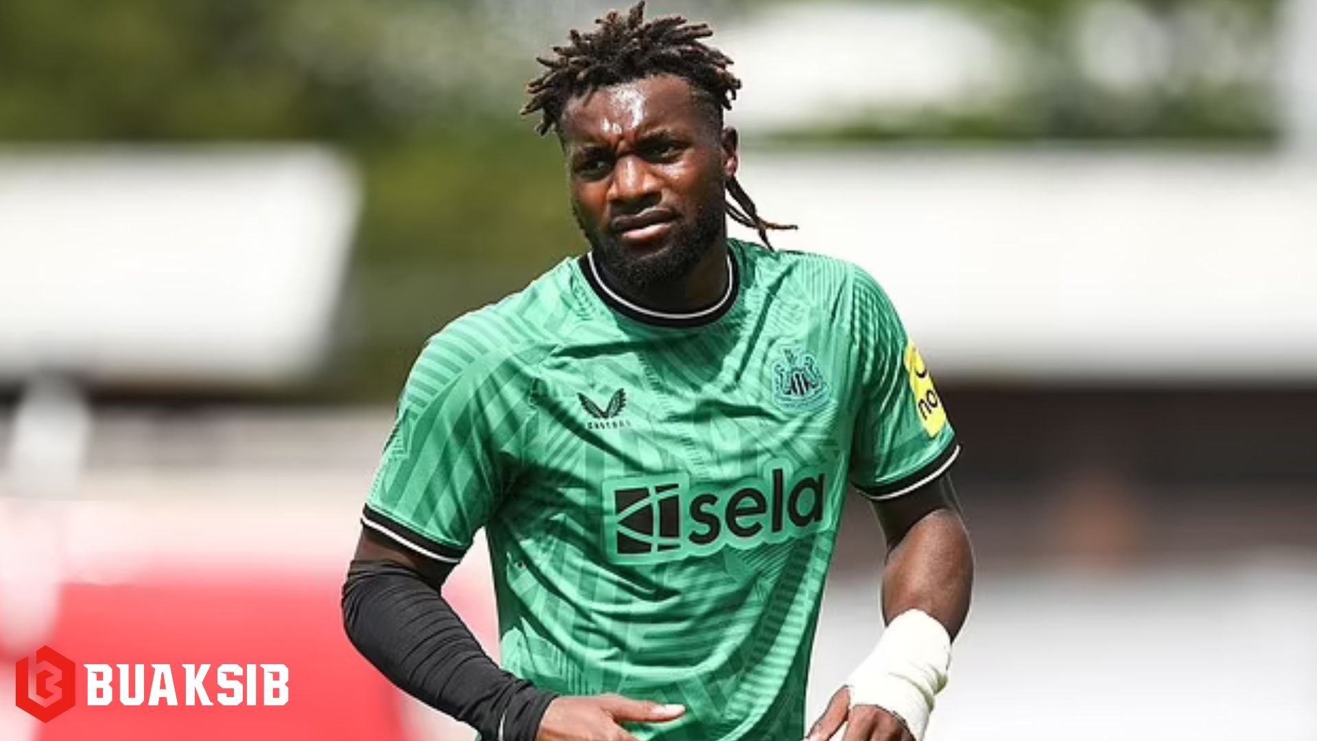 อัล อาห์ลี เตรียมเปิดตัว "อัลล็อง แซงต์ แม็กซิแมง" ร่วมทัพ - Buaksib