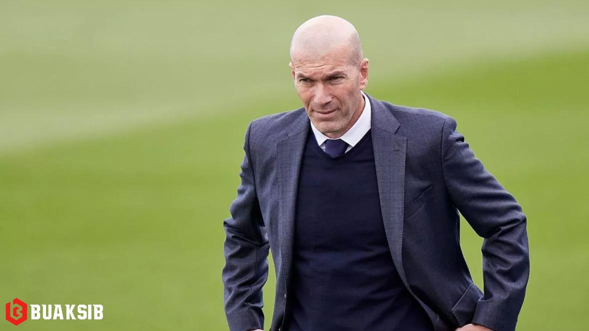 แฟนผีโหวต "ซีเนดีน ซีดาน" เป็นกุนซือใหม่ - Buaksib